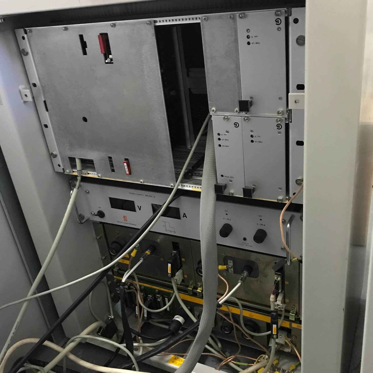 Philips XL30 SFEG SEM Scanning Electron Microscope - York Probe Sources